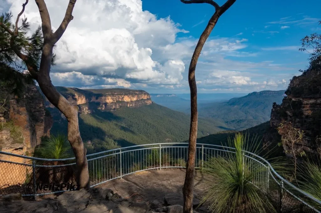 Walk the National Pass to Wentworth Falls